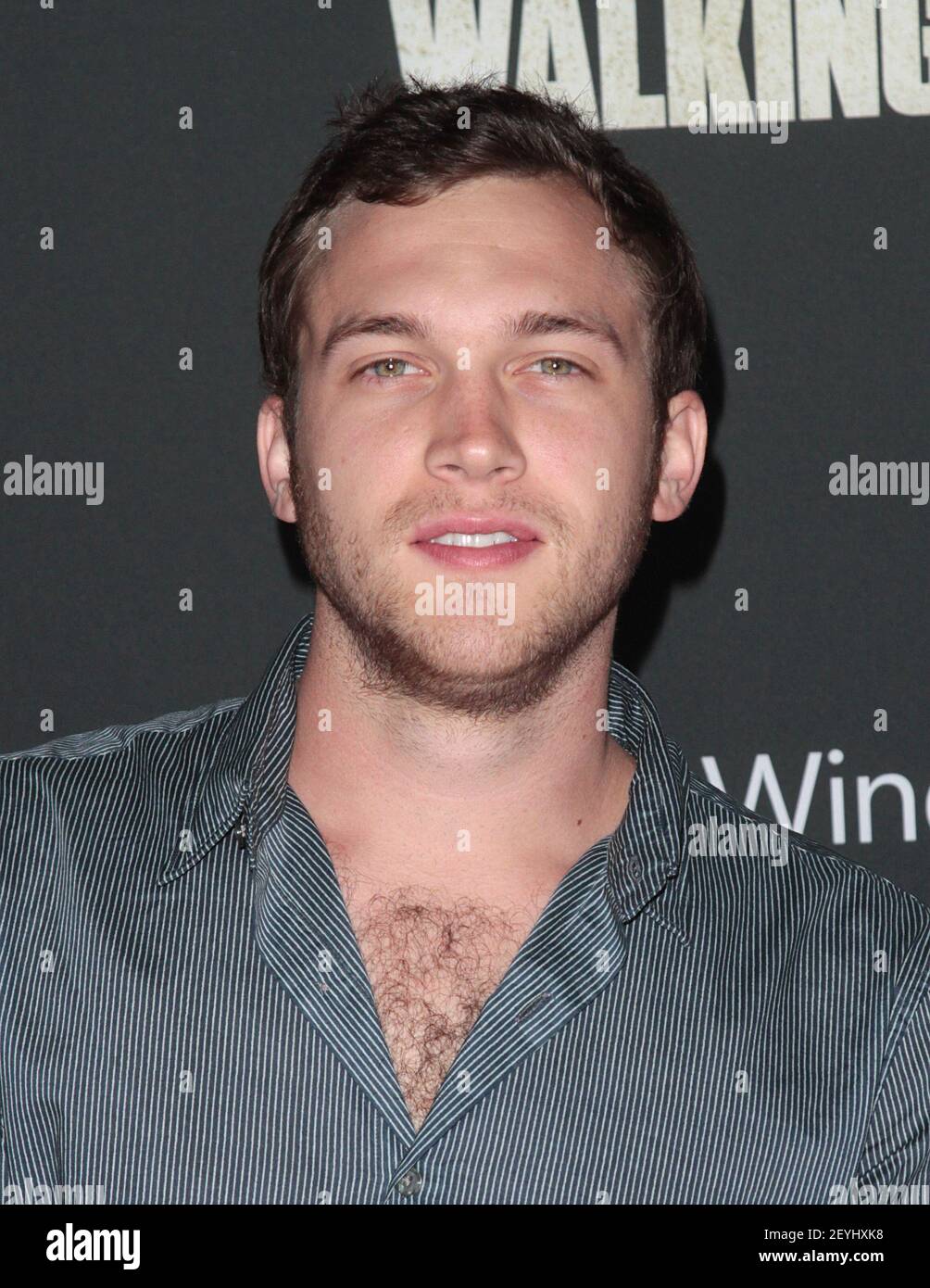 APhillip Phillips attends "The Walking Dead" Seaons Four Premiere at ...