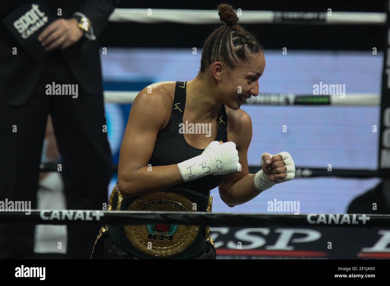 Estelle Yoka - Mossely of France during the IBO Lightweight World ...