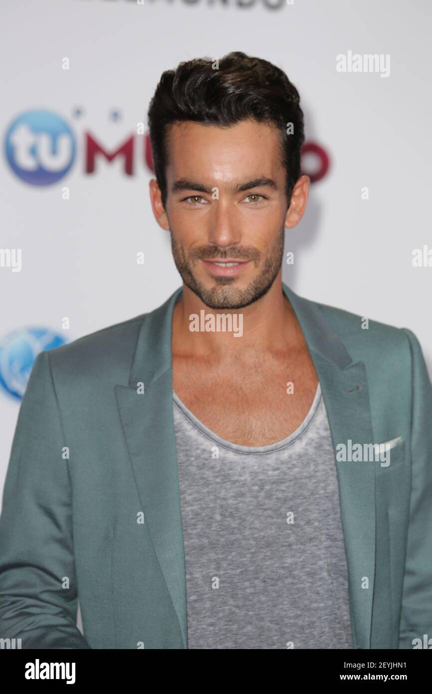 Aaron Diaz attends Blue Carpet at Telemundo's 2013 Premio Tu Mundo at ...