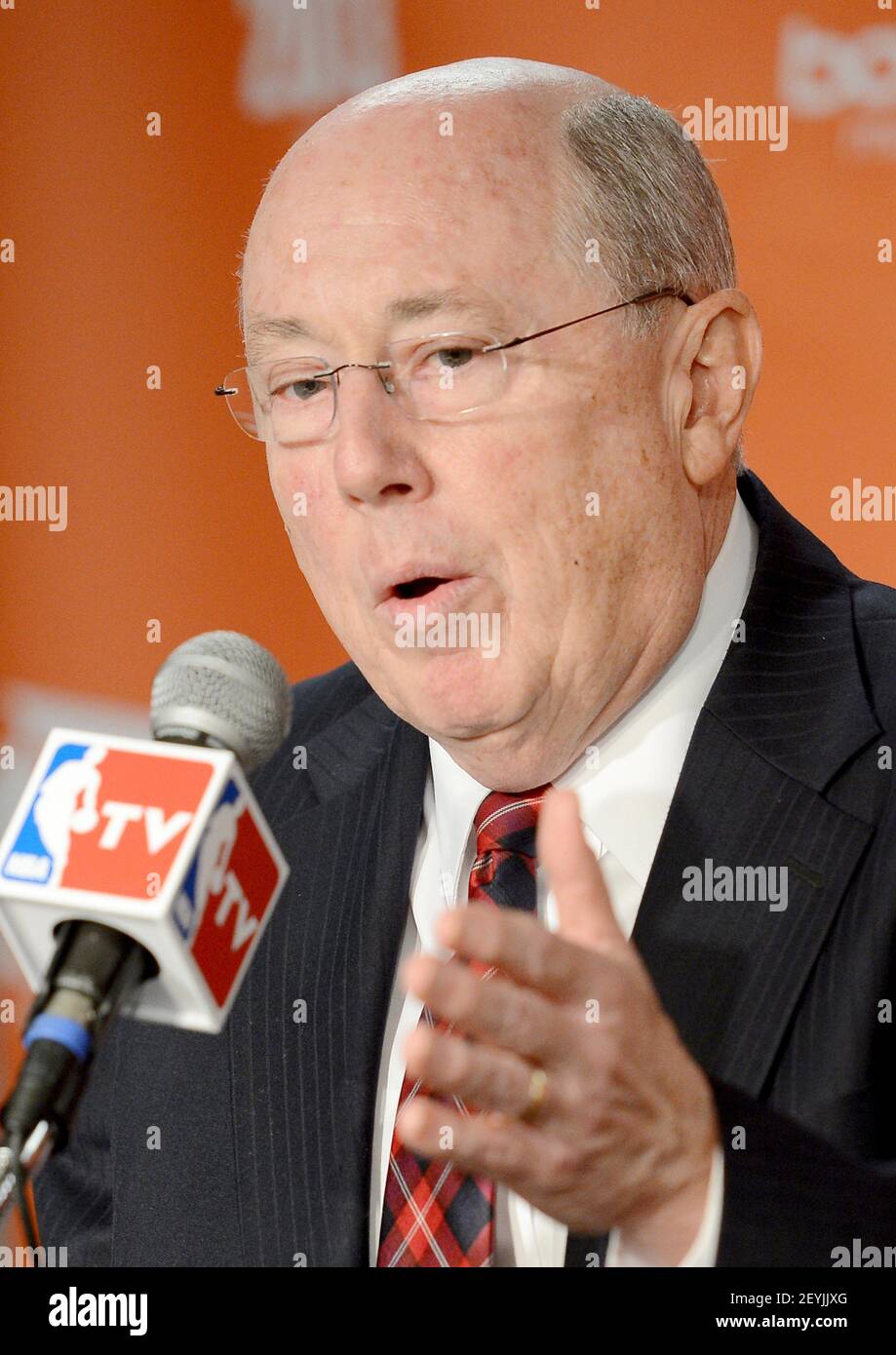 Washington Mystics head coach Mike Thibault speaks to the media after ...