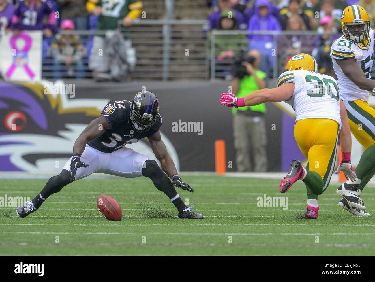 Baltimore Ravens strong safety James Ihedigbo recovers a blocked punt ...