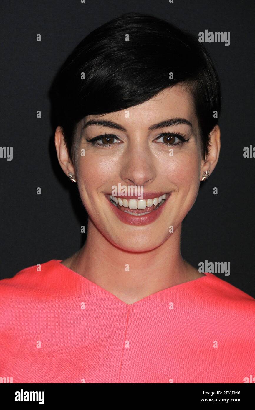19 October 2013 - Santa Monica, California - Anne Hathaway. The Pink ...