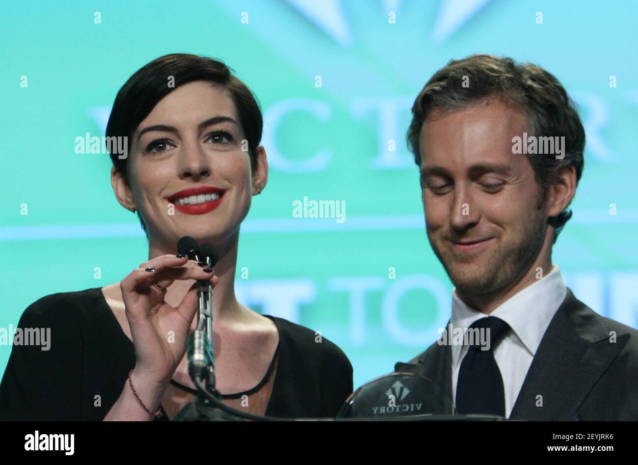 20 October 2013 - Beverly Hills, California - Anne Hathaway, Adam ...