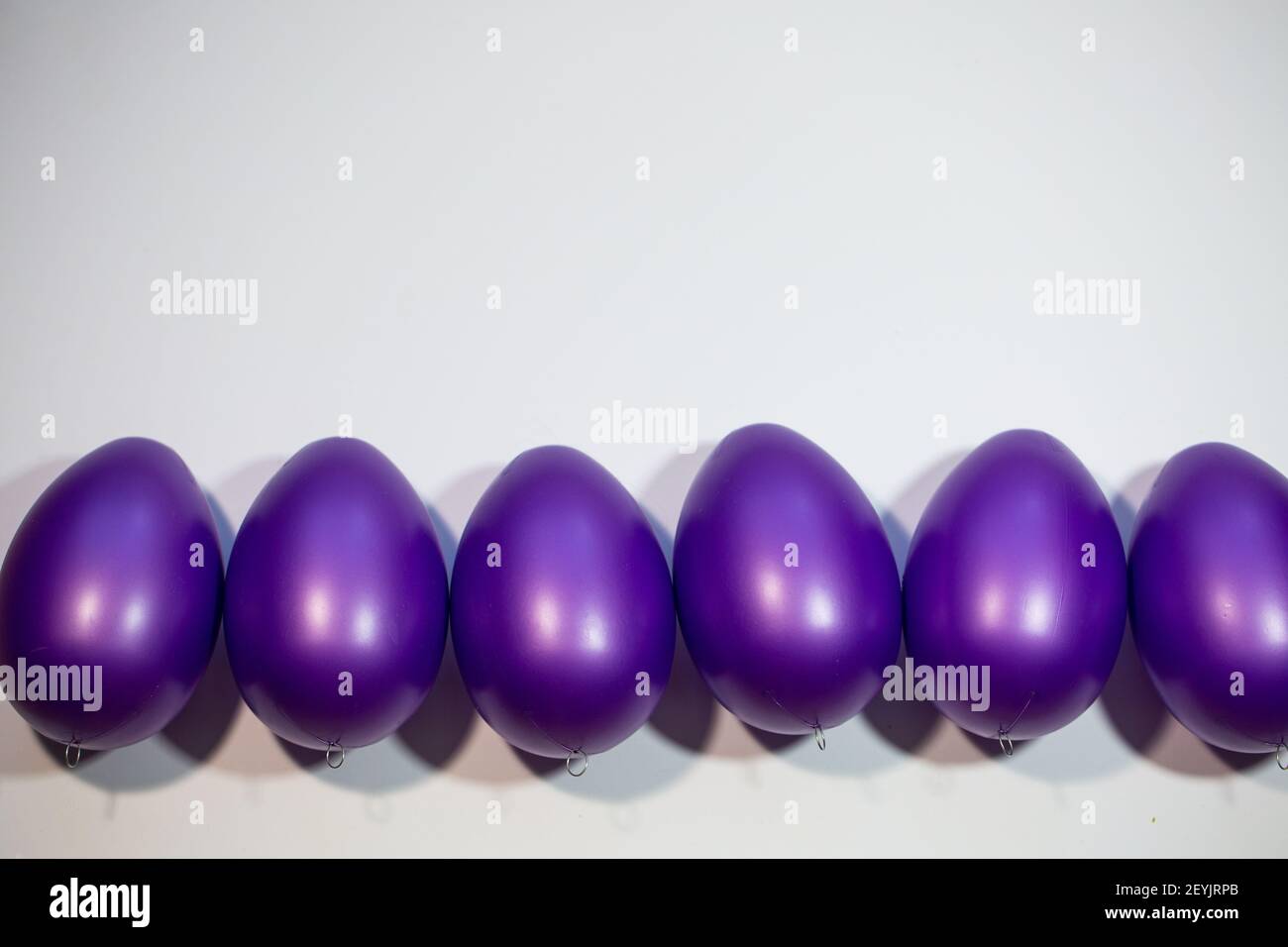 Purple easter eggs hi-res stock photography and images - Alamy