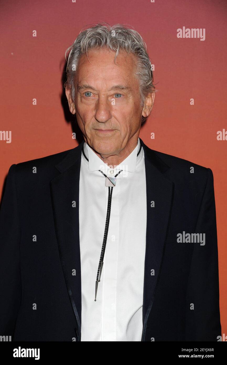 Artist Ed Ruscha arrives to the Whitney Museum of American Art's 2013 ...