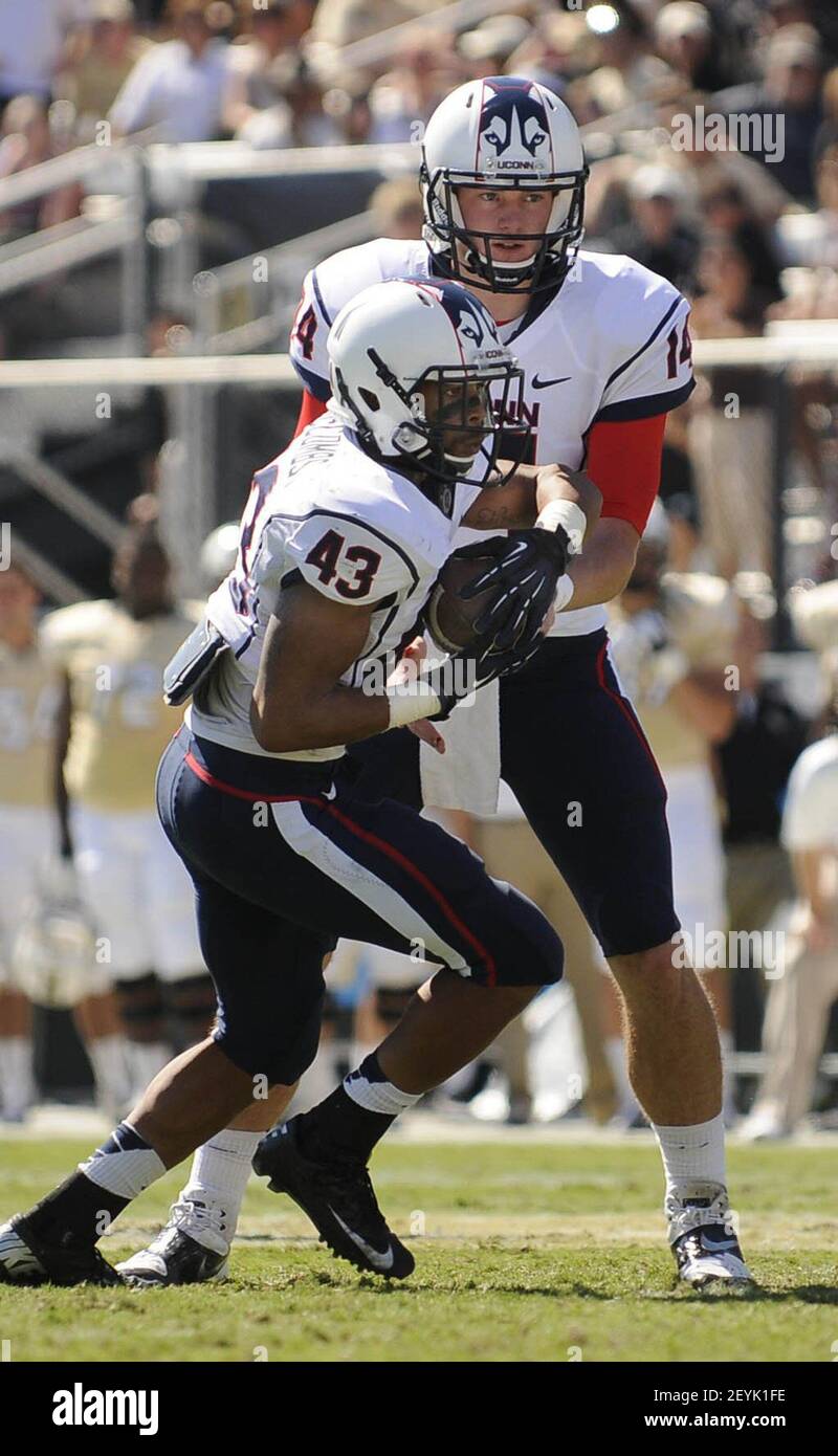 College off campus house hi-res stock photography and images - Alamy