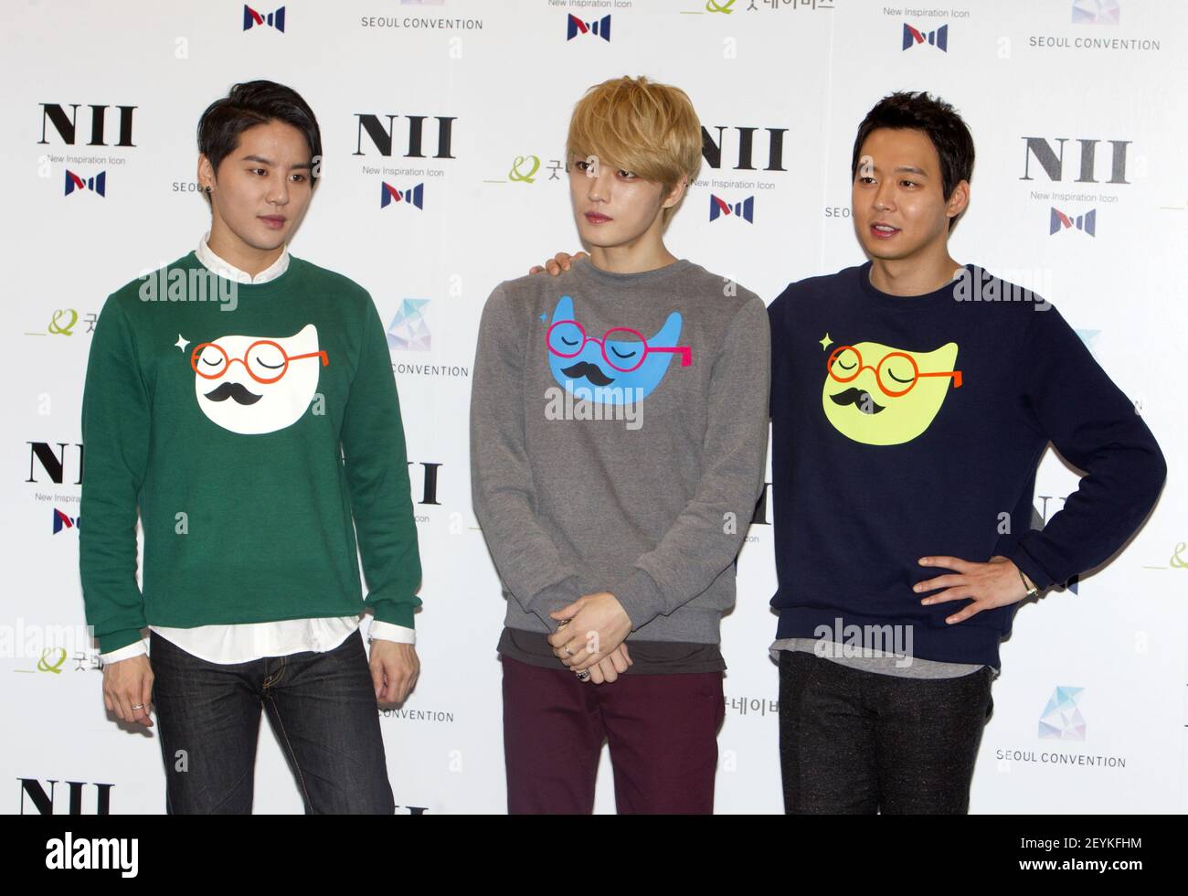 6 November 2013 - Seoul, South Korea : (L-R) South Korean Kim Jun-Su ...
