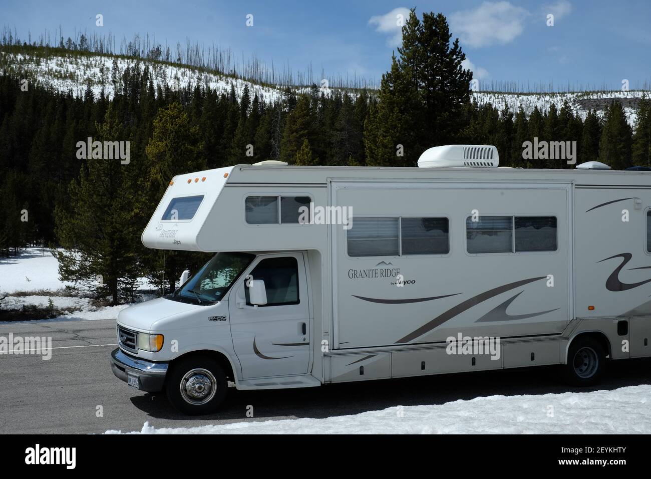 Motorhome driving on country hi-res stock photography and images - Alamy