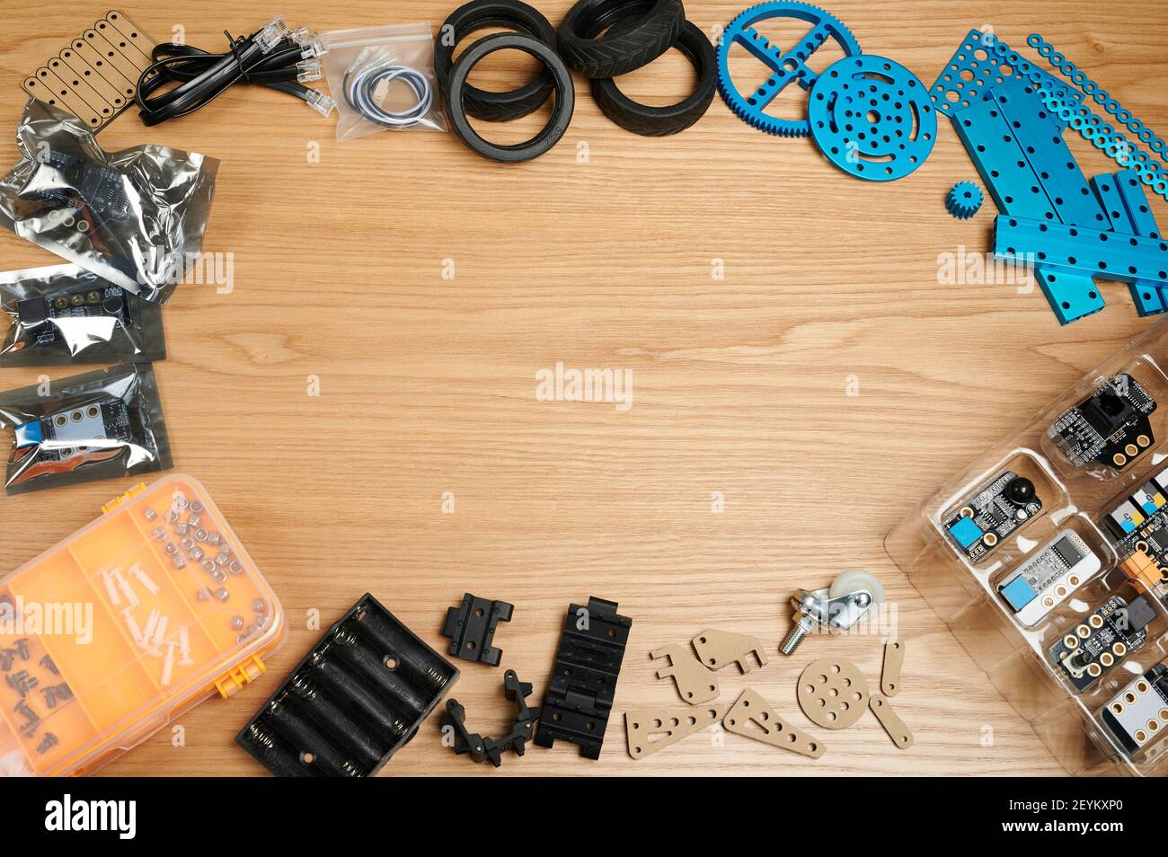 Robot programming hi-res stock photography and images - Alamy