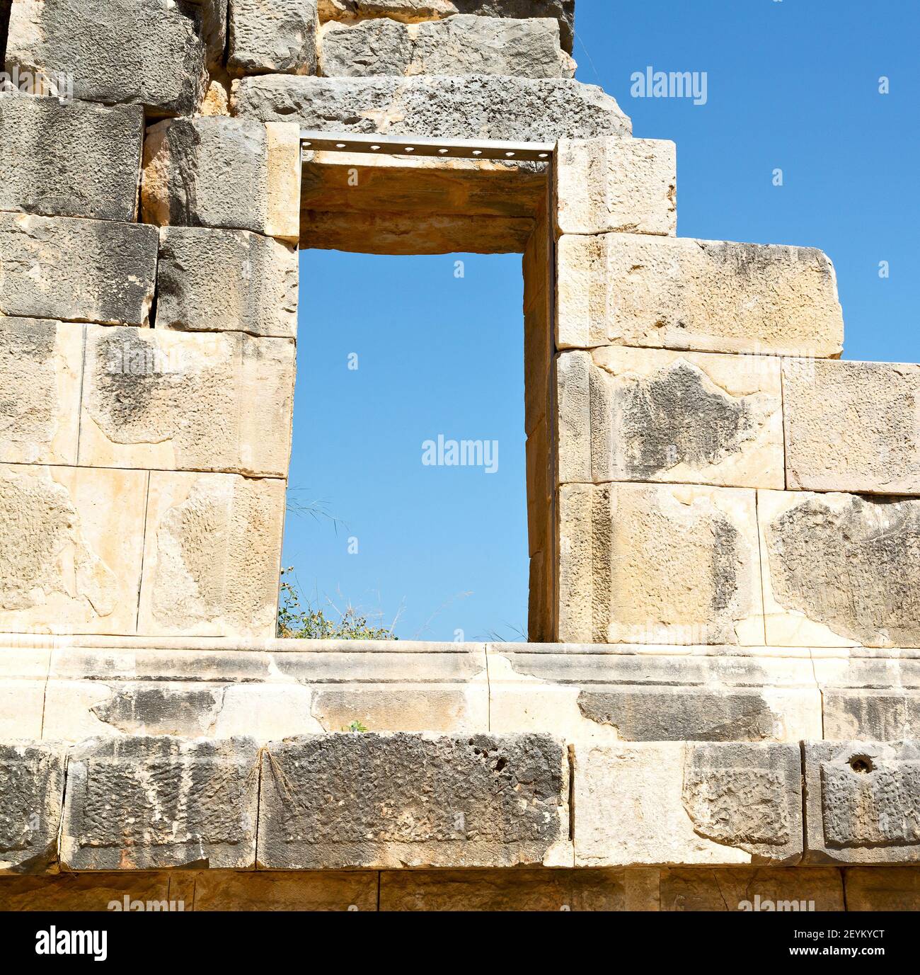 Necropolis window old roman Stock Photo - Alamy