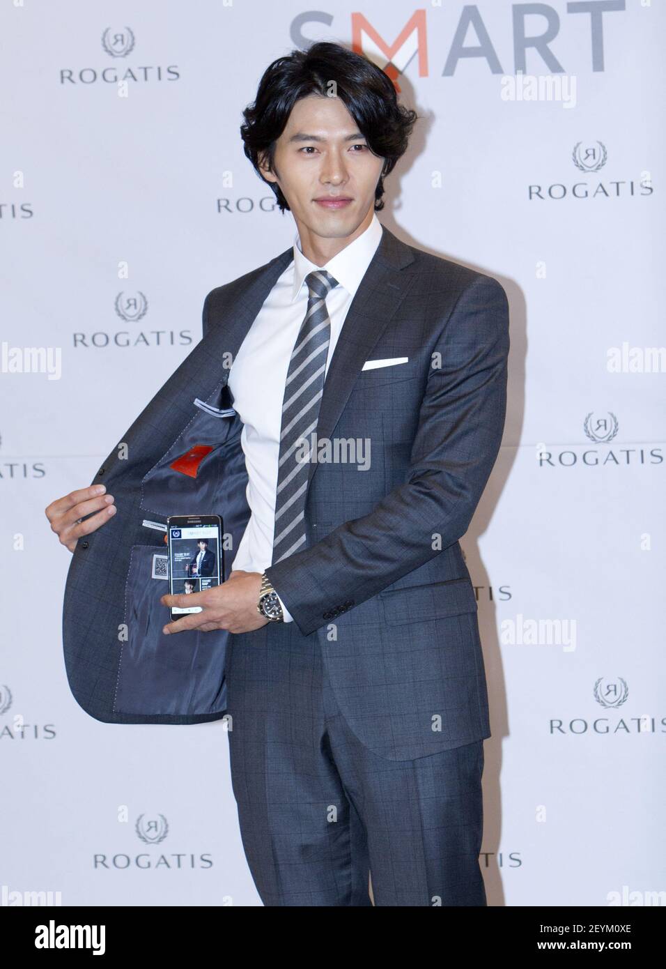 13 November 2013 - Seoul, South Korea : South Korean actor Hyun Bin attends the autographs ...