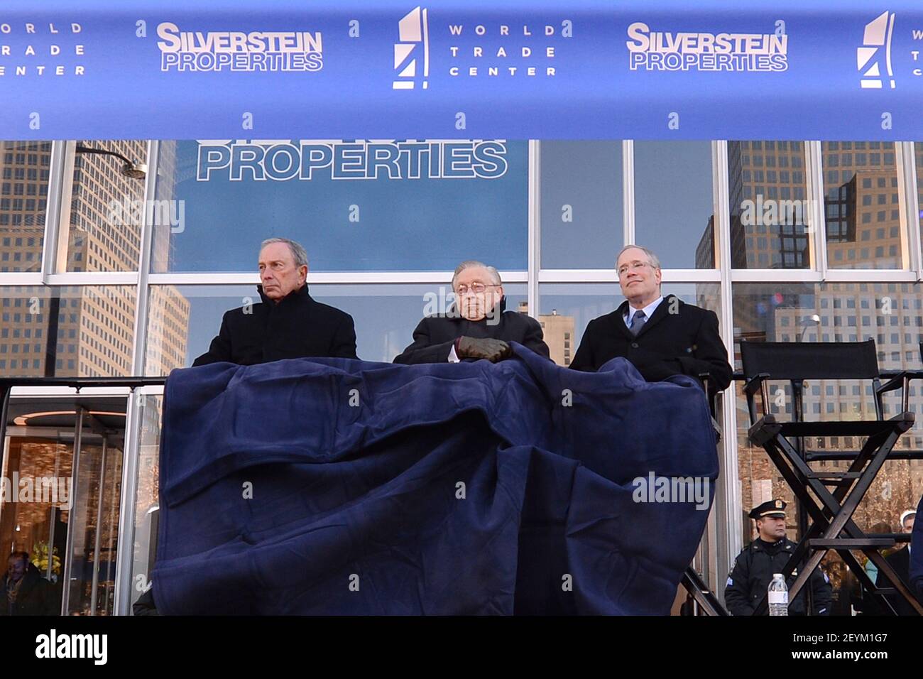 (L-R) Outgoing Mayor of New York City Michael Bloomberg, Larry ...