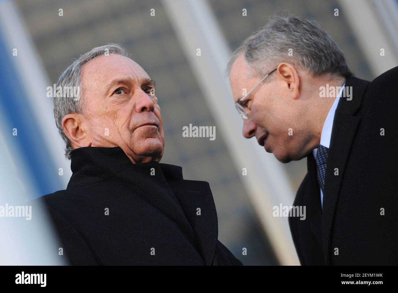 (L-R) Outgoing Mayor of New York City Michael Bloomberg and Scott ...