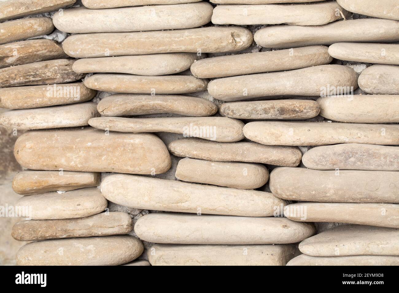 Pebble stone wall hi-res stock photography and images - Alamy