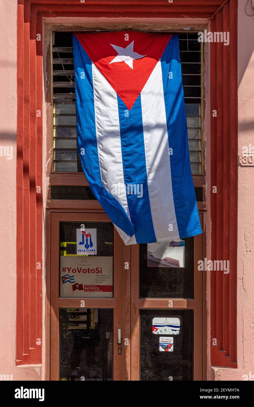 Cuban door hi-res stock photography and images - Alamy
