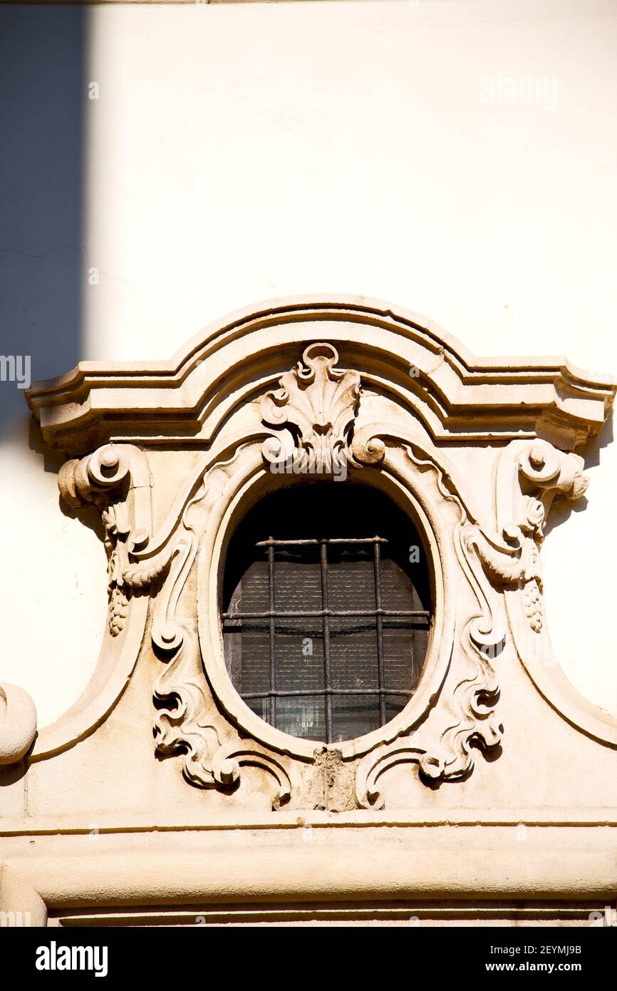 Antique contruction in europe window the wall Stock Photo - Alamy