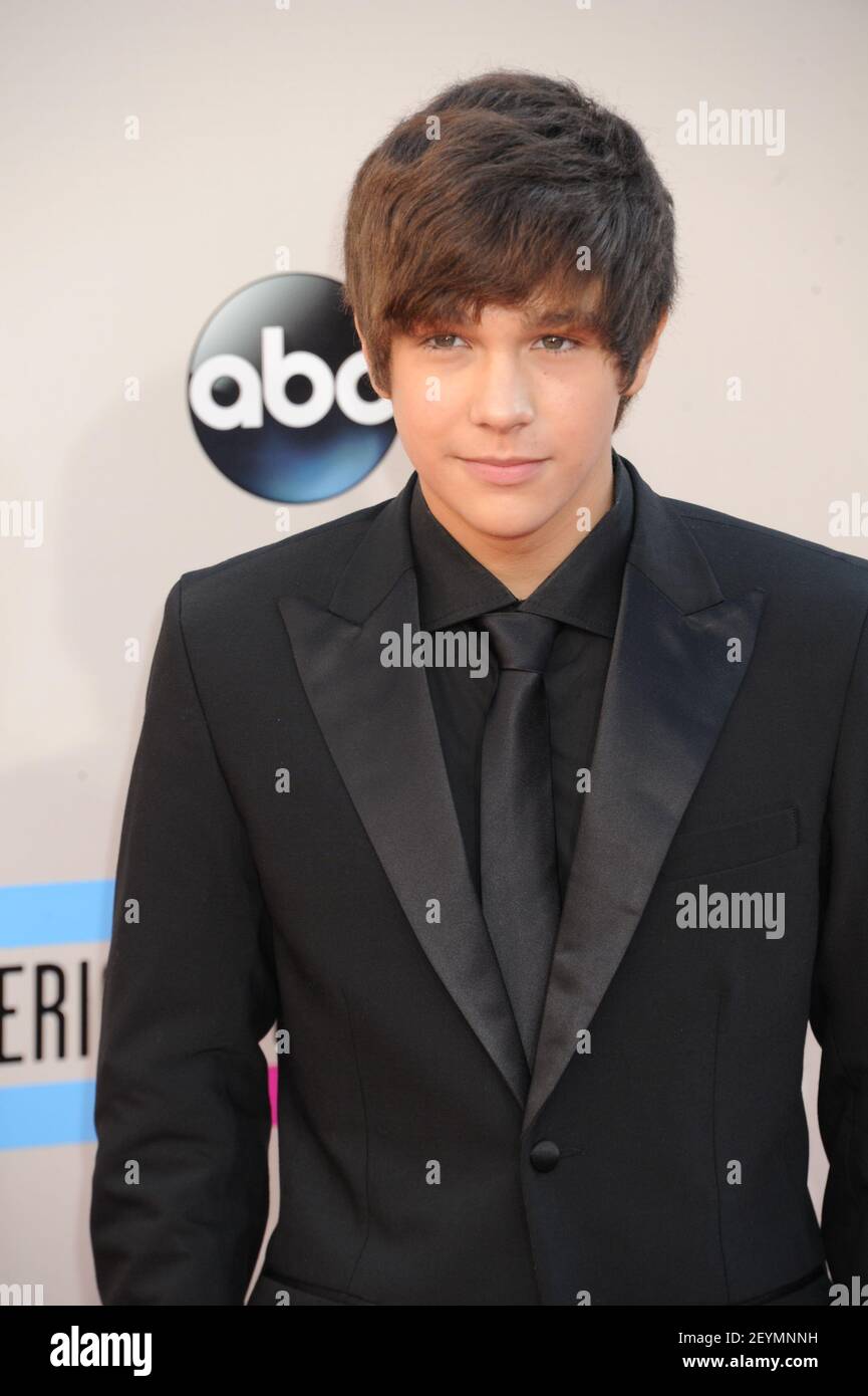 Austin Mahone arrives to the 2013 American Music Awards, held at Nokia ...