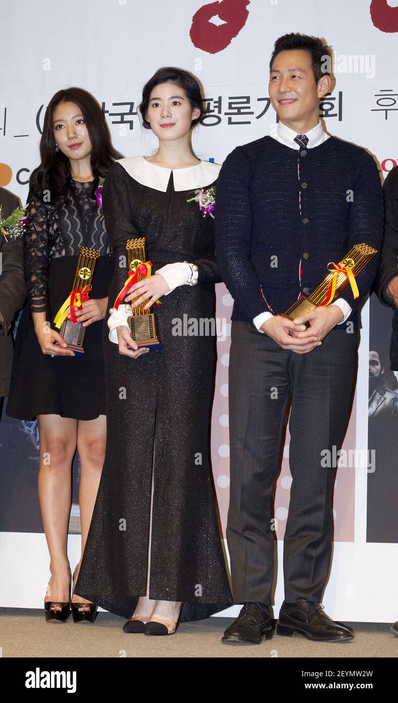 29 November 2013 - Seoul, South Korea : (R to L) South Korean actor Lee ...