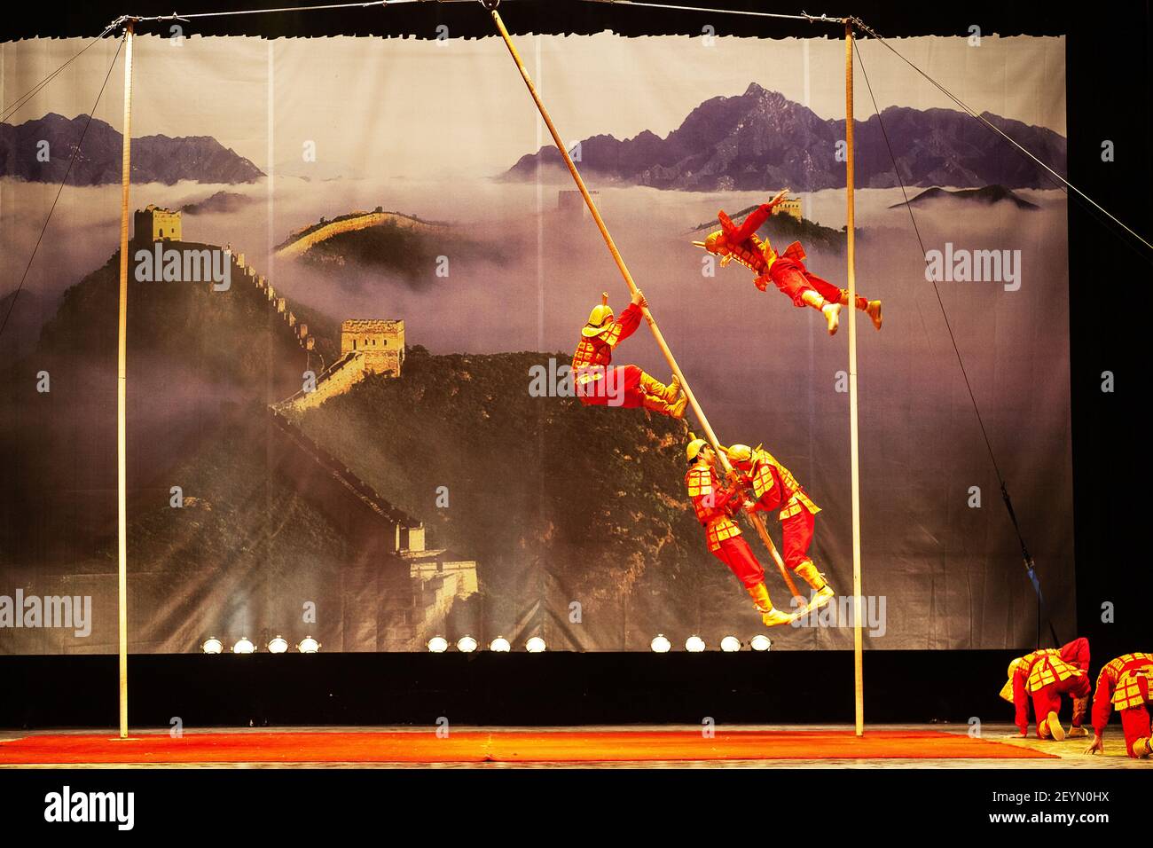 Shanghai Acrobats Shanghai, China. Photo: Bo Arrhed Stock Photo - Alamy