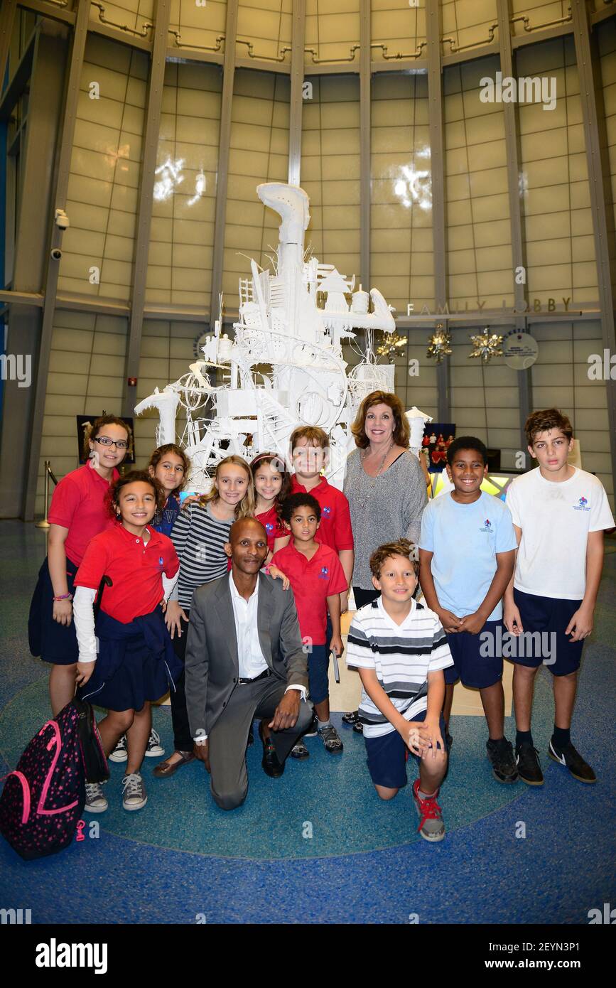 International Artist Victor Matthews and C.E.O of Miami Children Museum ...