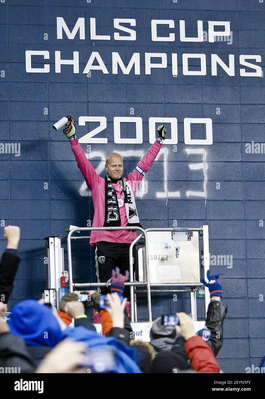 Sporting KC goalkeeper Jimmy Nielsen (1) cheers with the crowd after ...