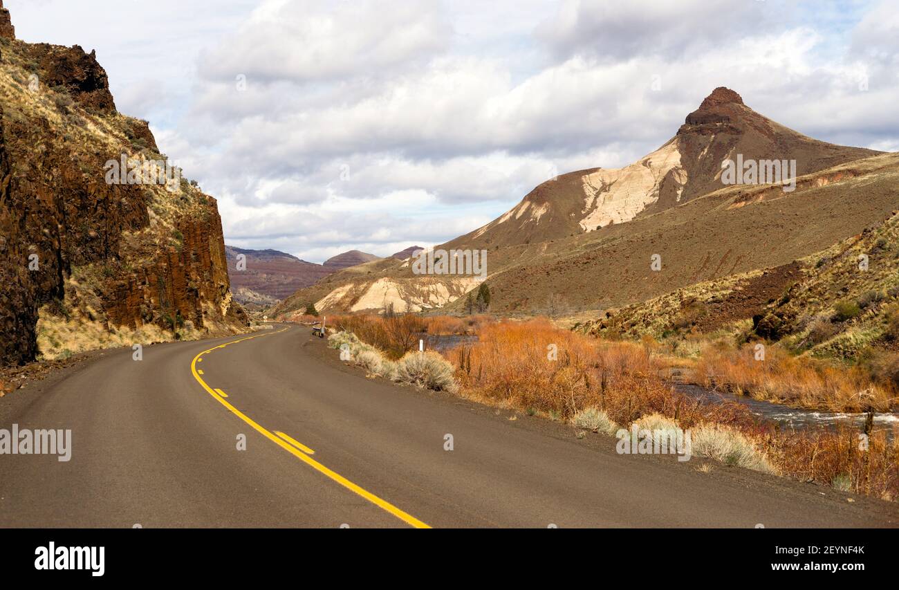 Oregon US 19 John Day River Highway Waterspout Gulch Stock Photo - Alamy