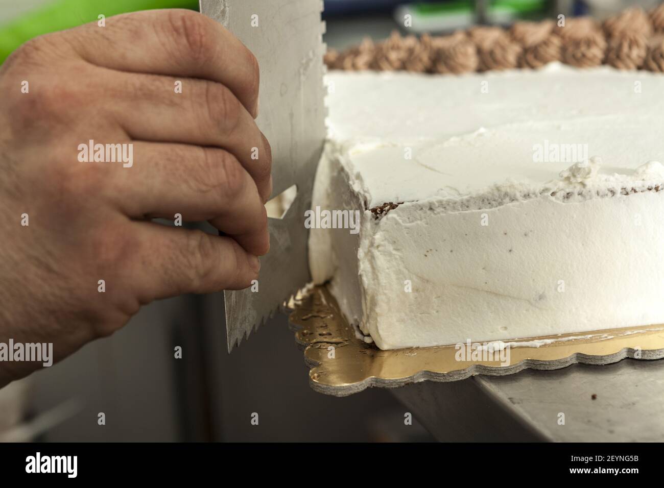 Hand Making Cake Stock Photo - Alamy