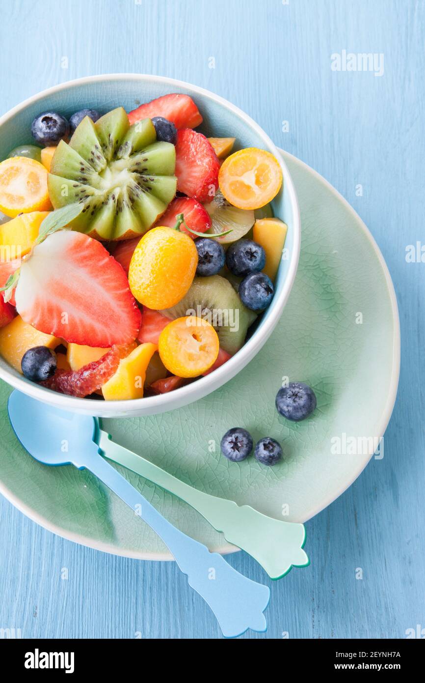 Bowl with fresh fruit salad Stock Photo - Alamy