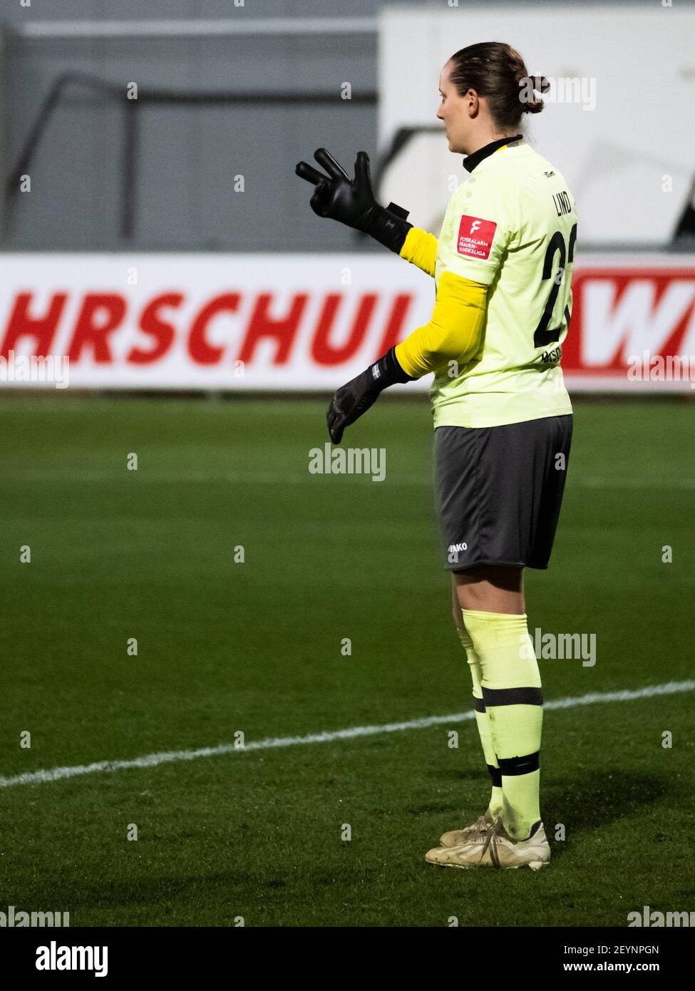 Emma lind hi-res stock photography and images - Alamy