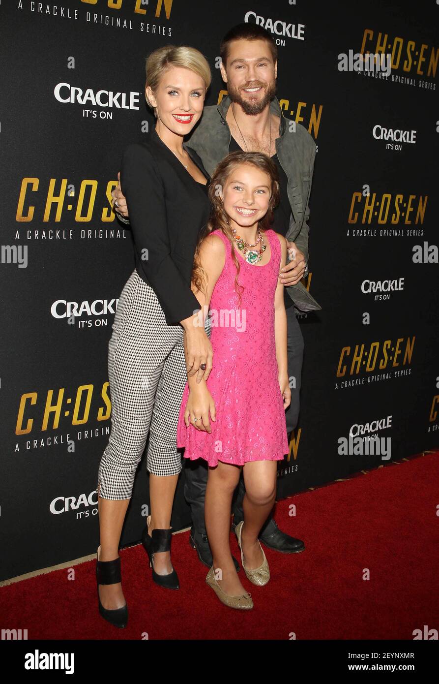3 December 2013 - Los Angeles, California - Nicky Whelan, Caitlin ...