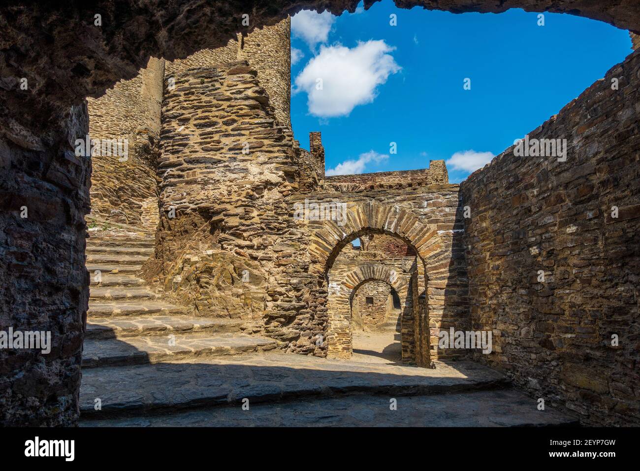 Gatehouse to a medieval castle Stock Photo - Alamy