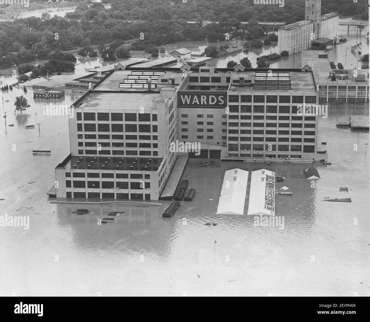 The Montgomery Ward Building 20 years ago during the disastrous flood ...