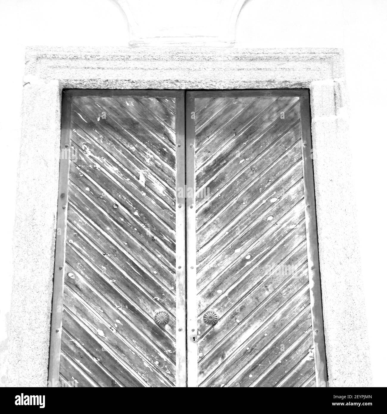 Iron gate in old Cut Out Stock Images & Pictures - Alamy