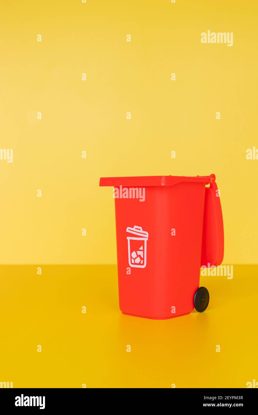 Garbage container hi-res stock photography and images - Alamy
