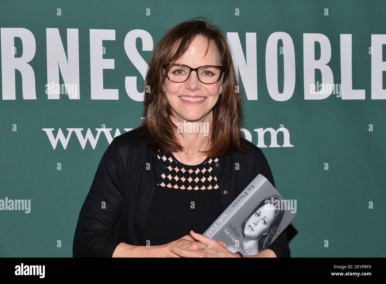 Sally Field promotes her book 'In Pieces' at Barnes & Noble Union ...