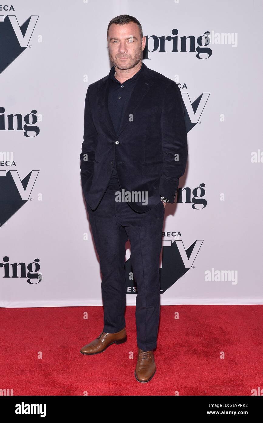 Actor Liev Schreiber attends the 'Ray Donovan' Season 6 Premiere during ...