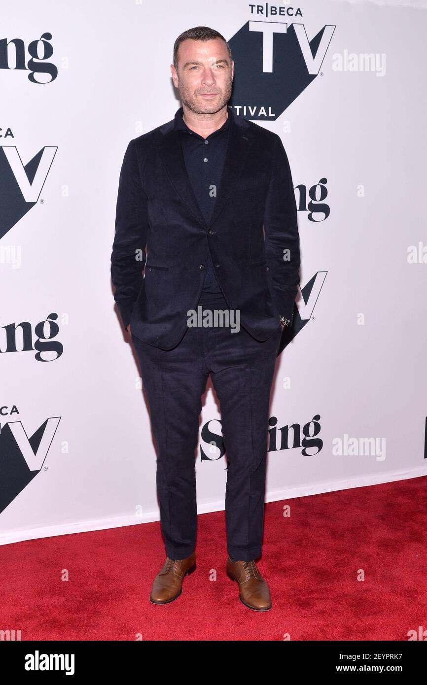 Actor Liev Schreiber attends the 'Ray Donovan' Season 6 Premiere during ...