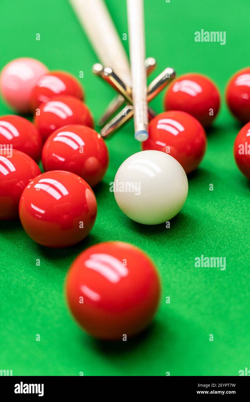 Two snooker balls hi-res stock photography and images - Alamy