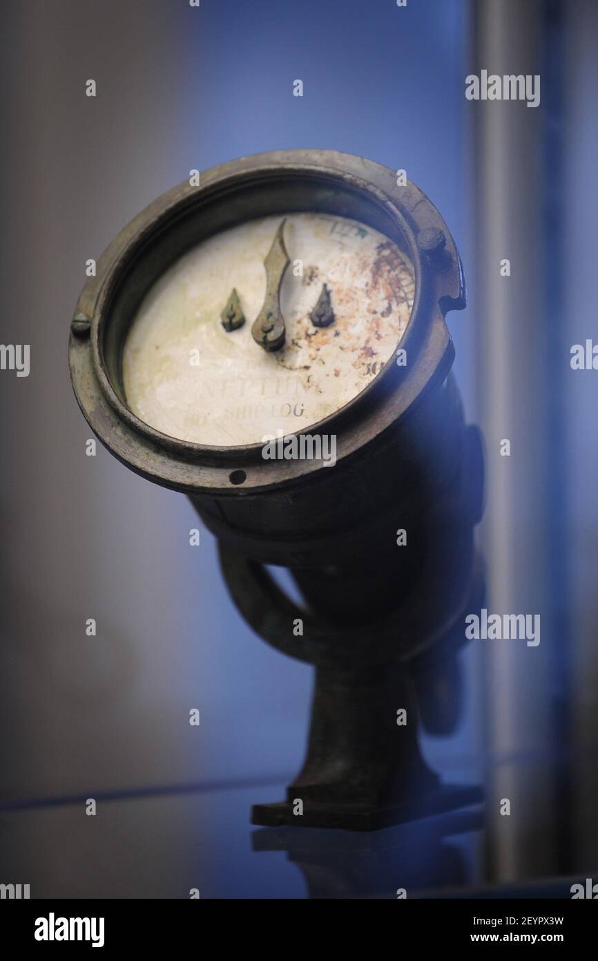 05 January 2012 - New York - A logometer, used to measure boat speed ...