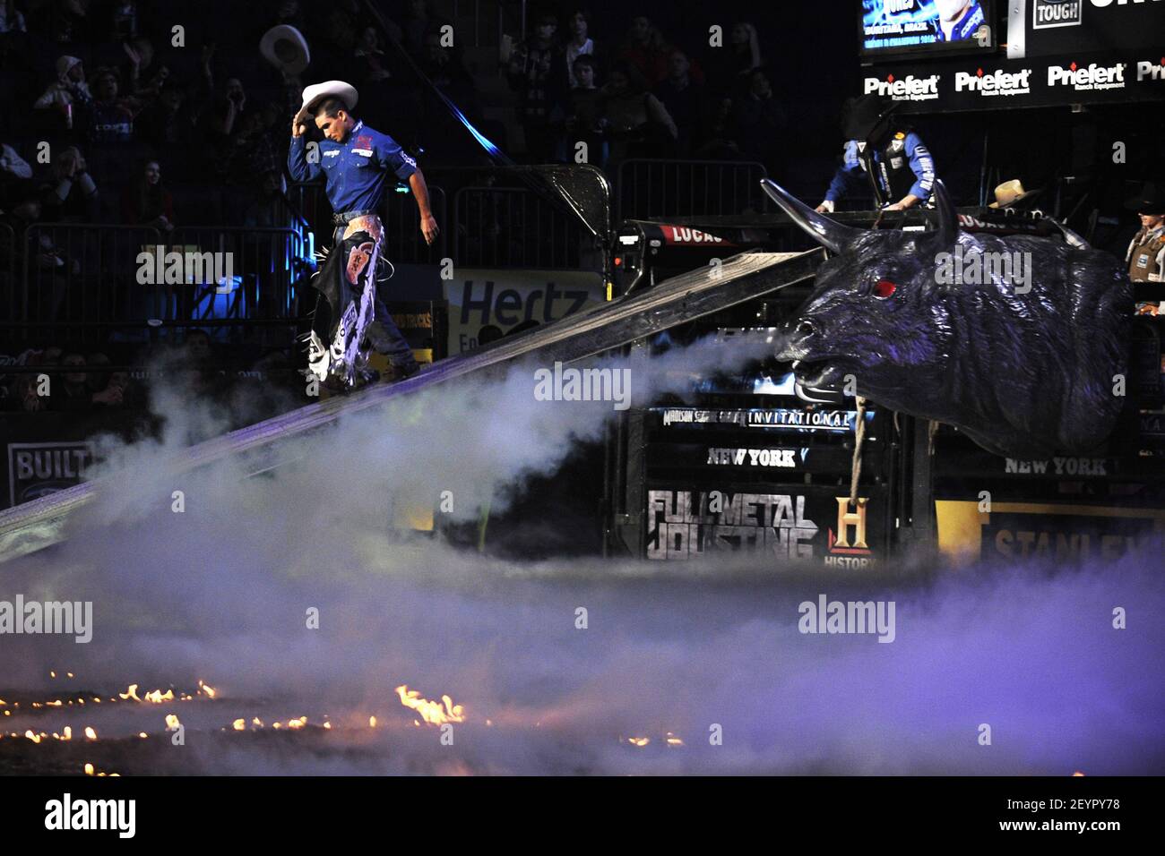 07 January 2012 - New York - Smoke bellows from the nose of a metal ...