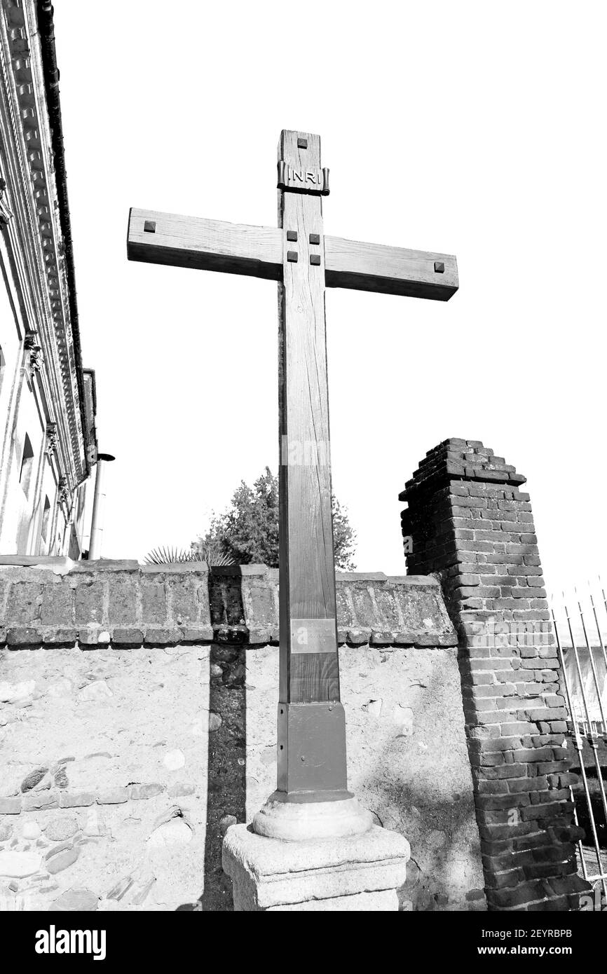 Christ statue in wall Black and White Stock Photos & Images - Alamy