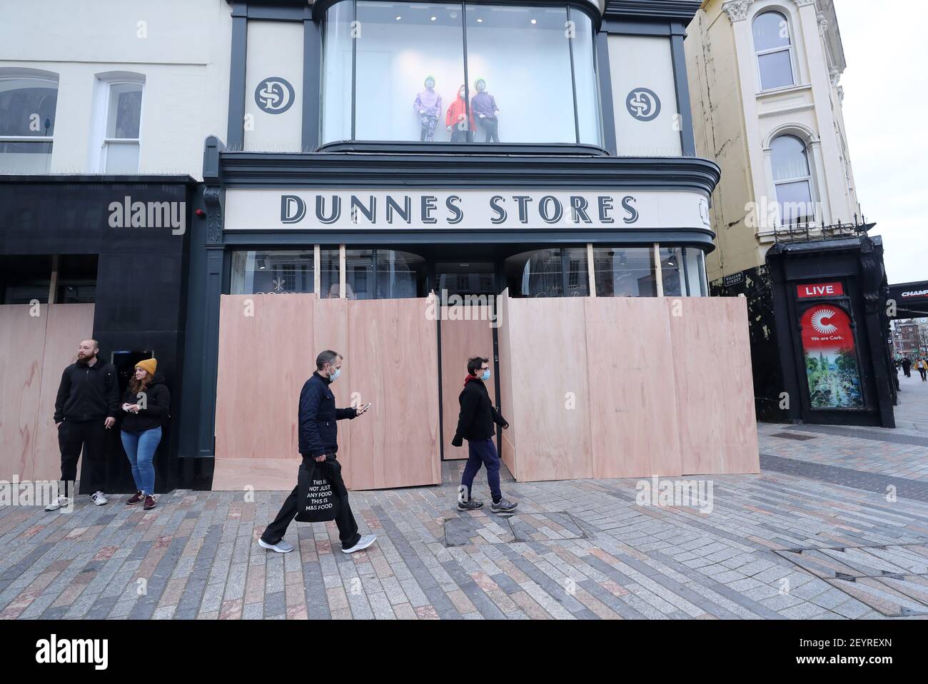 Dunnes store hi-res stock photography and images - Alamy