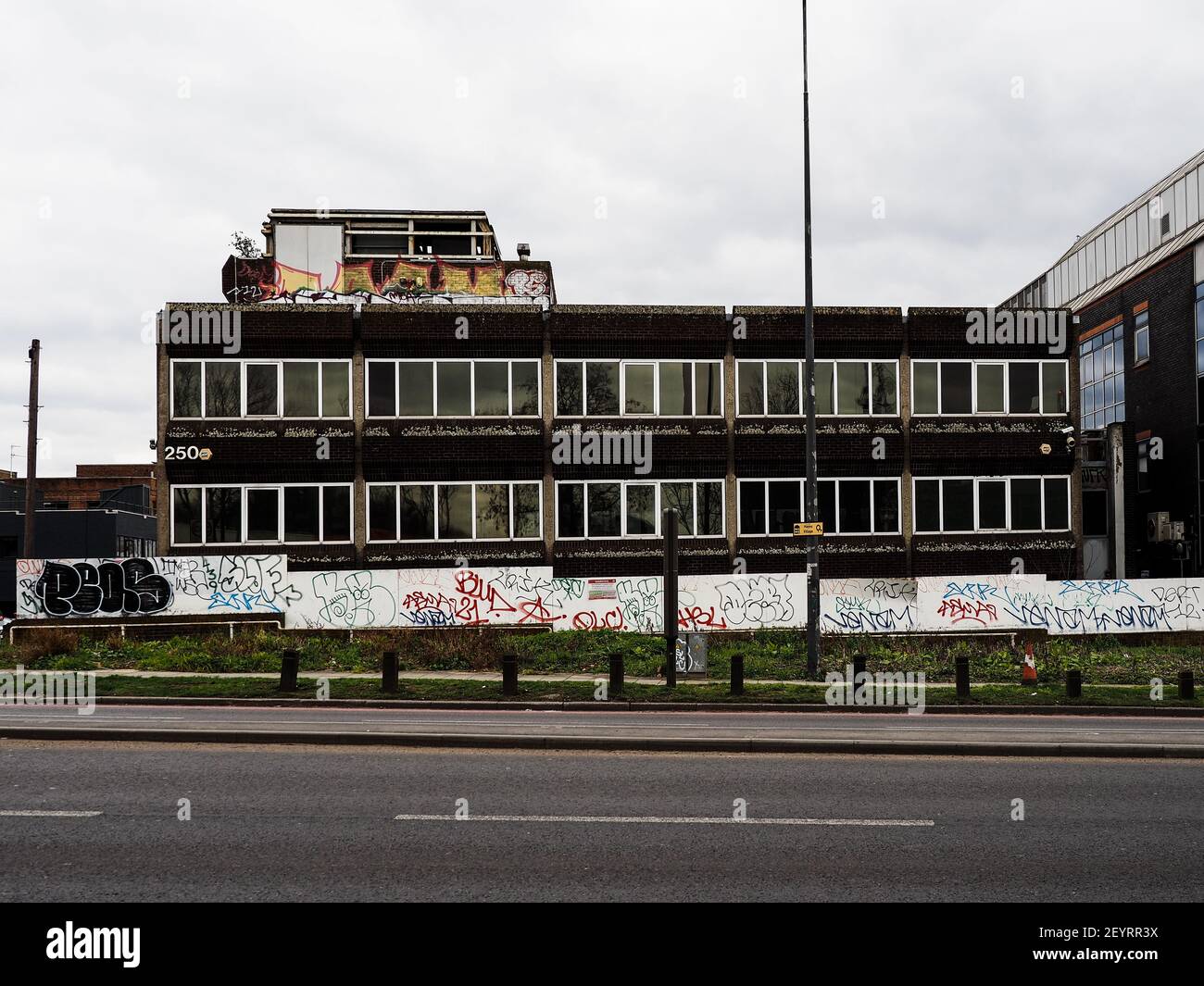 1970s Office Block London High Resolution Stock Photography and Images ...