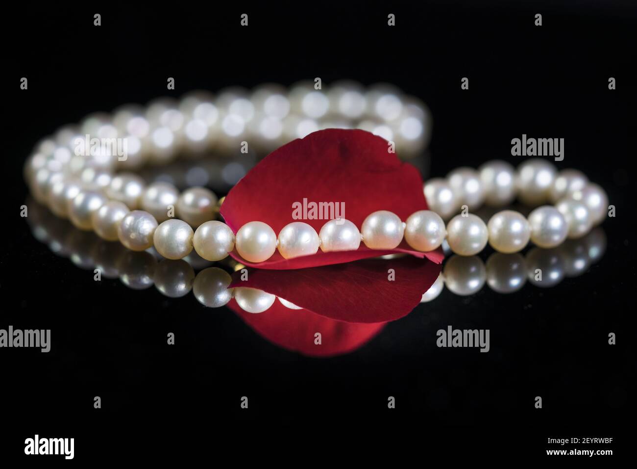 Pearls photo hi-res stock photography and images - Alamy