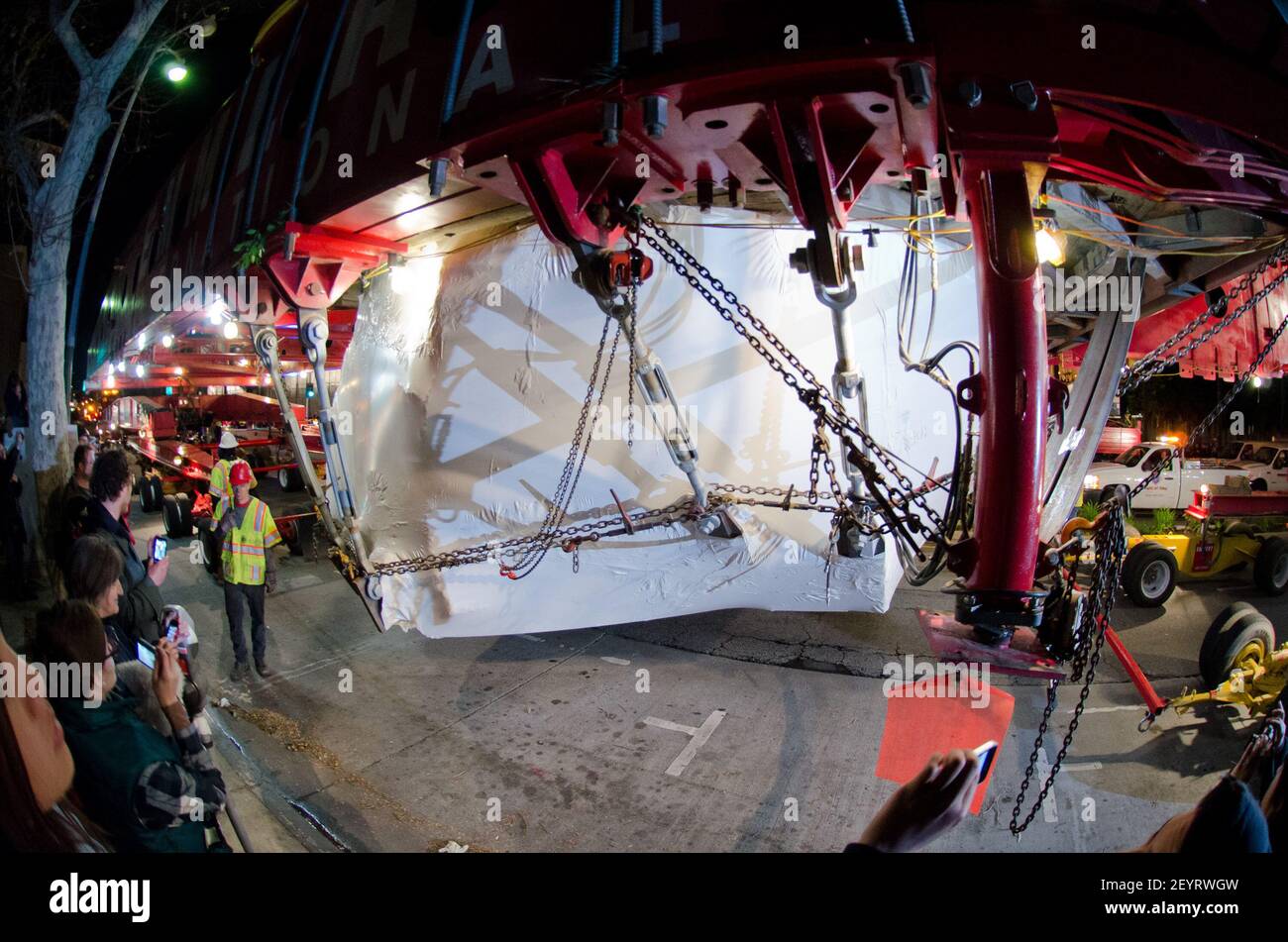 10 March 2012, Los Angeles, California. 340 tons boulder chosen by ...