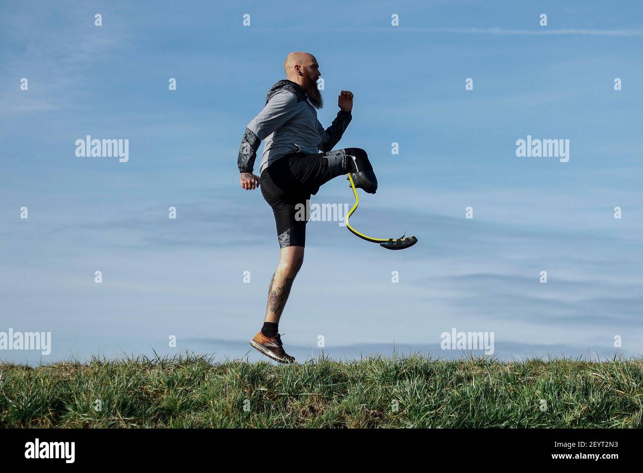 run training with sports prosthesis Stock Photo - Alamy