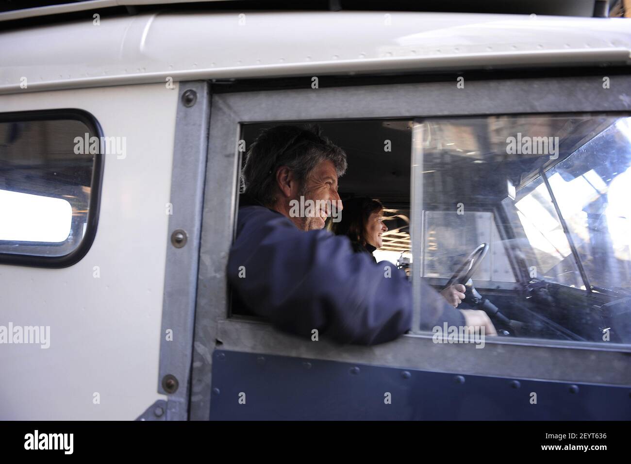 0 April 2012 - New York - Bob Burns, Land Rover Experience Driving ...