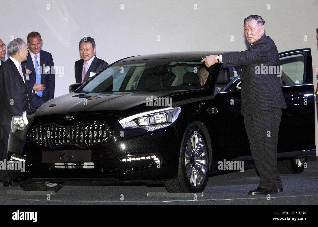 2 May 2012 - Seoul, South Korea - South Korean Chung Mong-Gu (Right ...