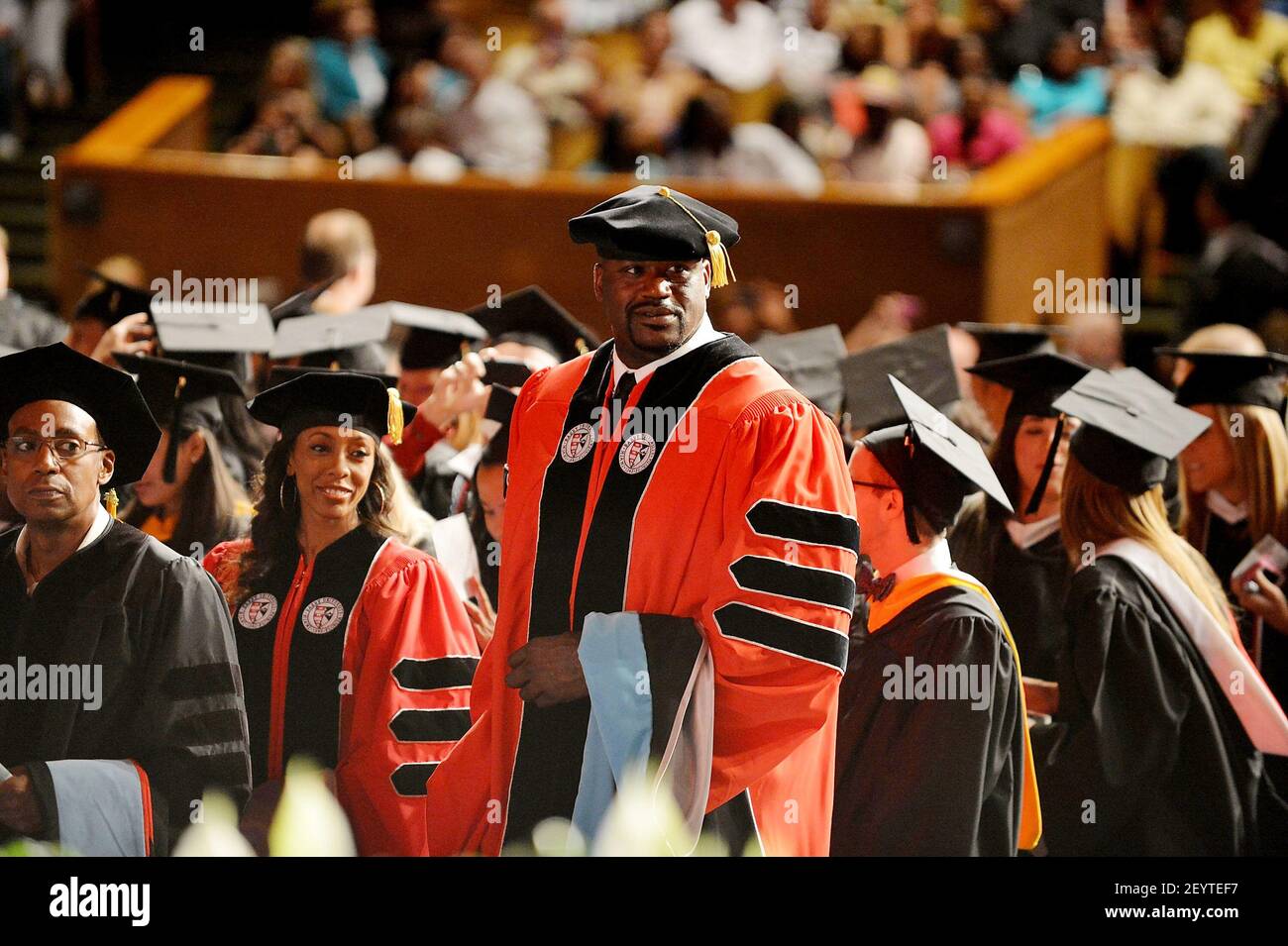 05 May 2012 - Shaquille O'Neal receives doctoral degree in education ...