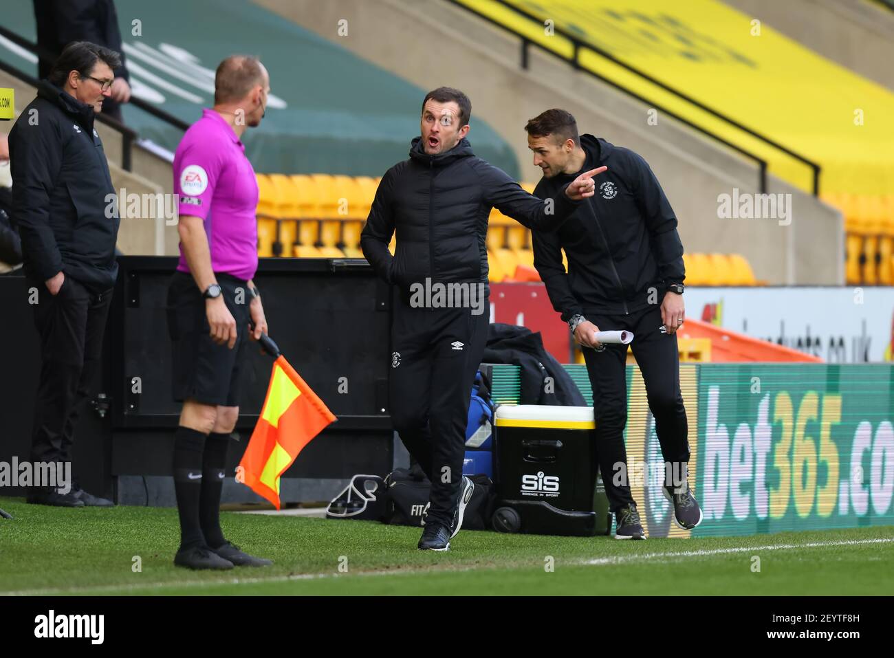 Luton town manager nathan jones hi-res stock photography and images - Alamy
